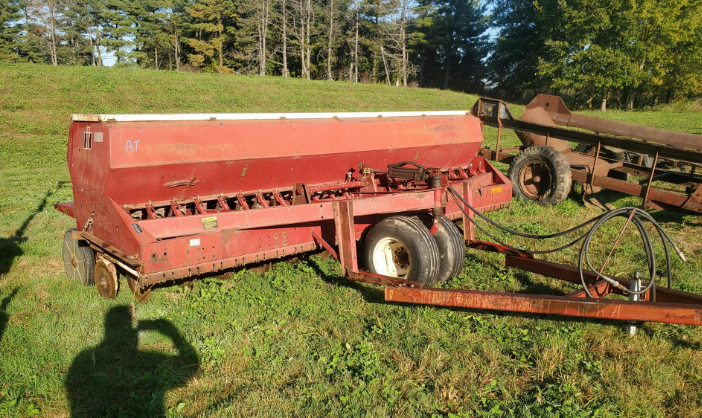 SOLD - International Harvester 620 Planting with 14 ft | Tractor Zoom
