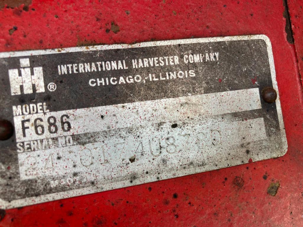 Tractor Zoom - International Harvester 686