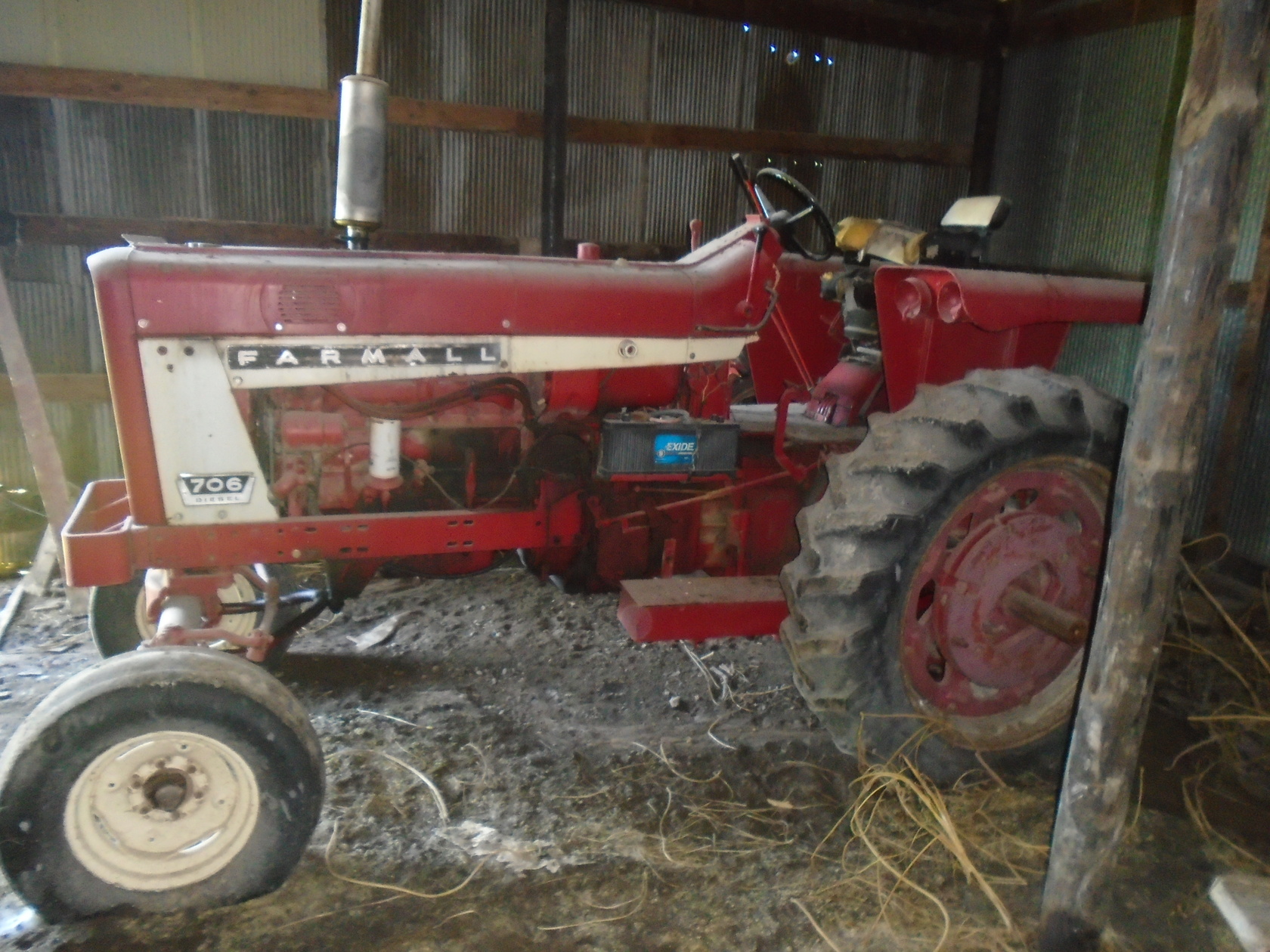 SOLD - International Harvester 706 Tractors with 80 HP | Tractor Zoom