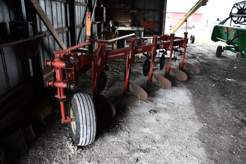International Harvester 720 Tillage Plows for Sale | Tractor Zoom