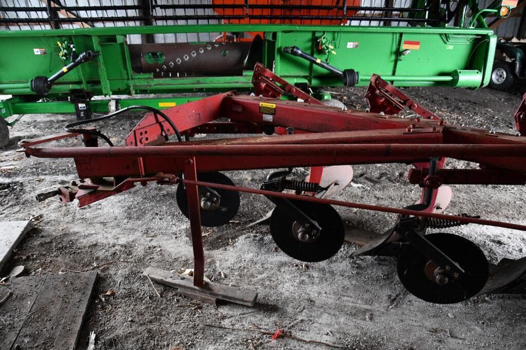 International Harvester 720 Tillage Plows for Sale | Tractor Zoom