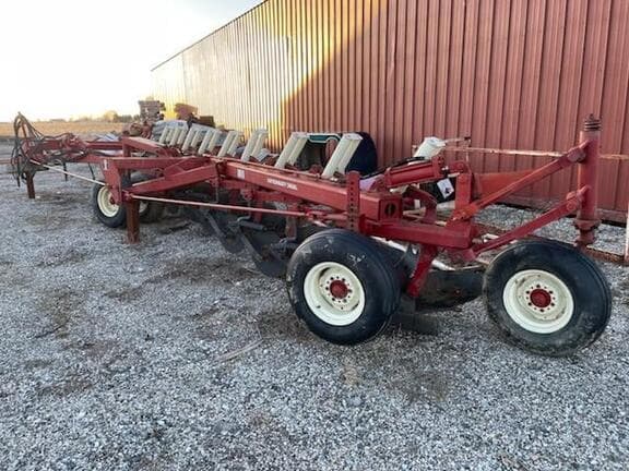 International Harvester 800 Tillage Plows for Sale | Tractor Zoom