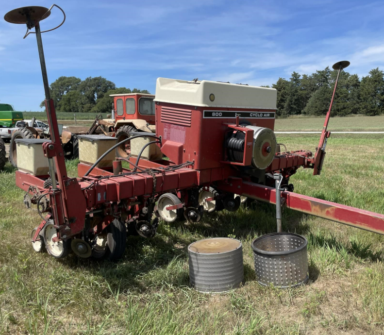 SOLD - International Harvester 800 Cyclo Air Lot No. c5c1bd7f-23f2-11ed ...