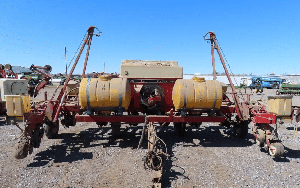 International Harvester 800 Cyclo Air Planting Planters for Sale ...