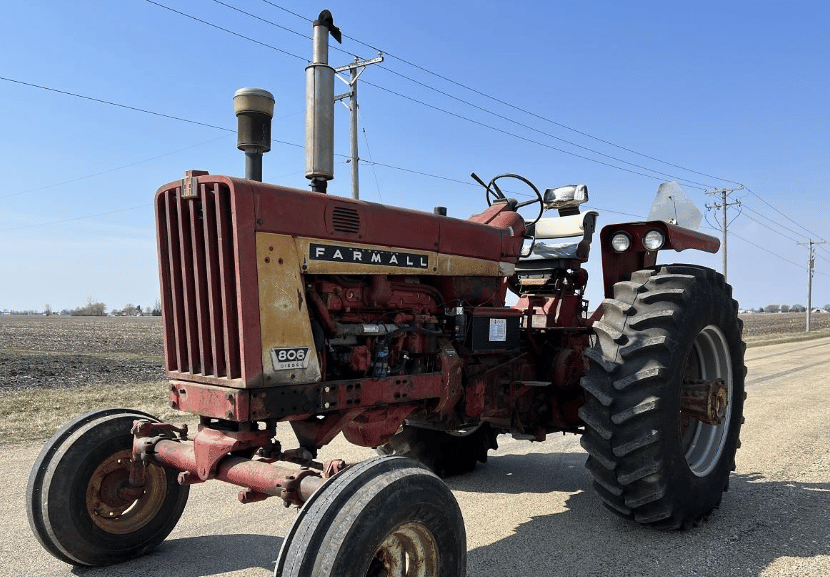 International Harvester 806 Tractors 100 to 174 HP for Sale | Tractor Zoom