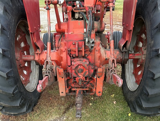 International Harvester 806 Tractors 100 to 174 HP for Sale | Tractor Zoom