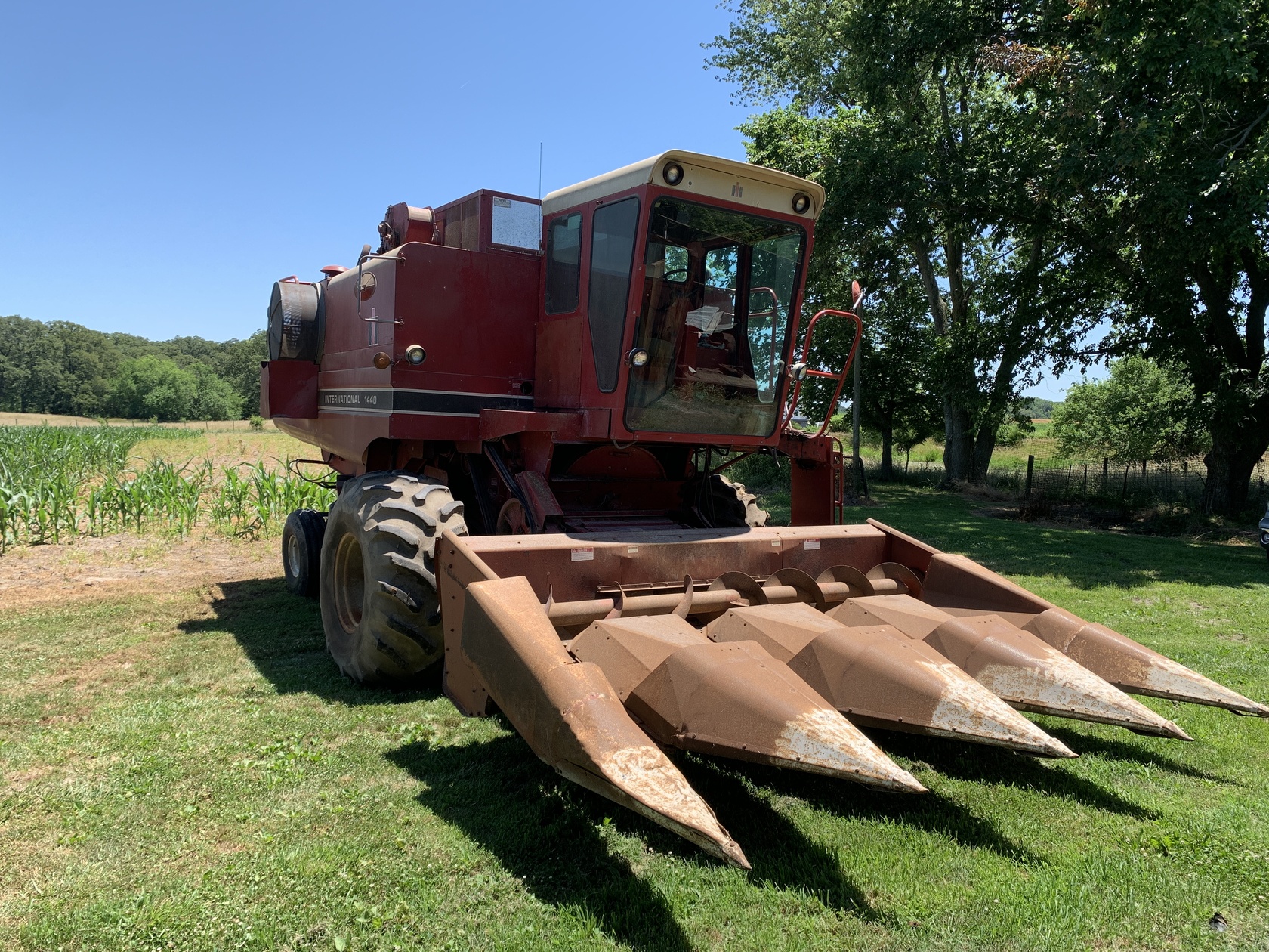SOLD - International Harvester 844 Lot No. fd09db22-02c5-11ed-9544 ...