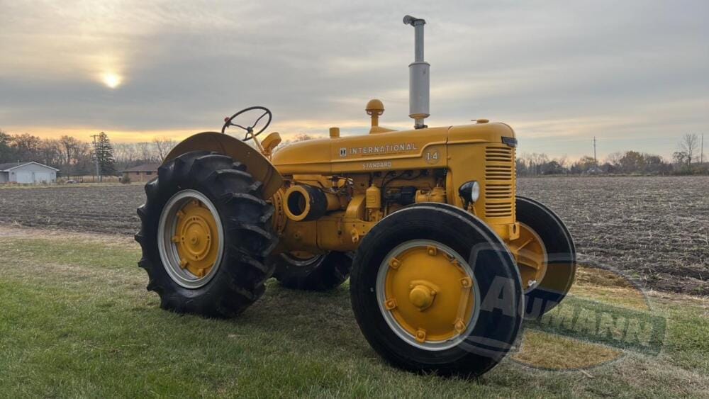 SOLD - International Harvester I-4 Tractors Less than 40 HP | Tractor Zoom
