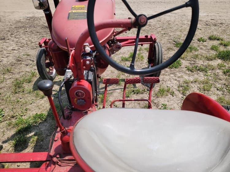 Farmall B Tractors Less than 40 HP for Sale | Tractor Zoom