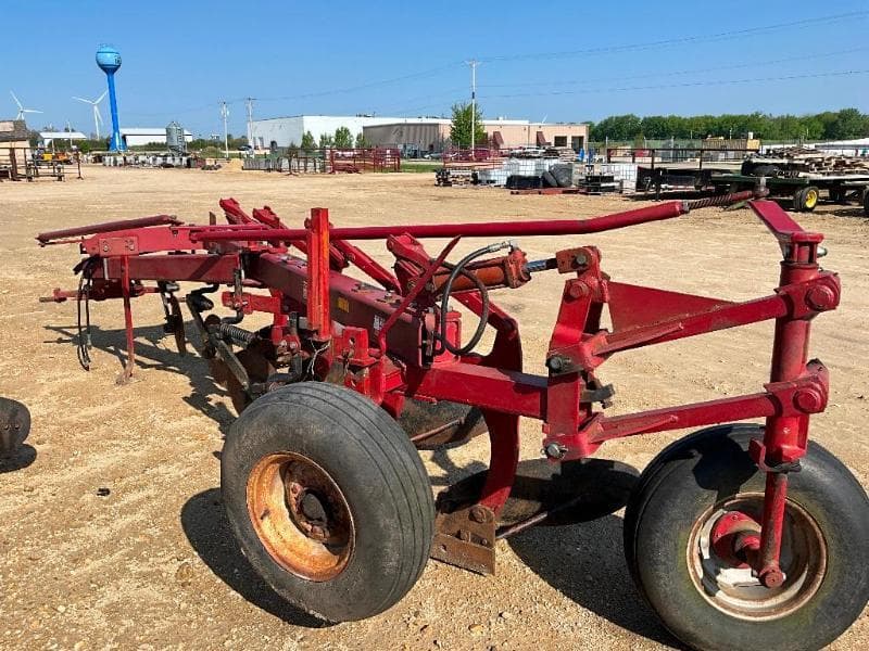 Case IH 720 Tillage Plows for Sale | Tractor Zoom
