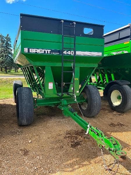 Brent 440 Harvesting Gravity Wagons for Sale | Tractor Zoom