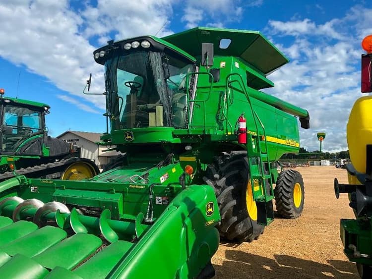 2006 John Deere 9560 Combines Class 5 for Sale | Tractor Zoom