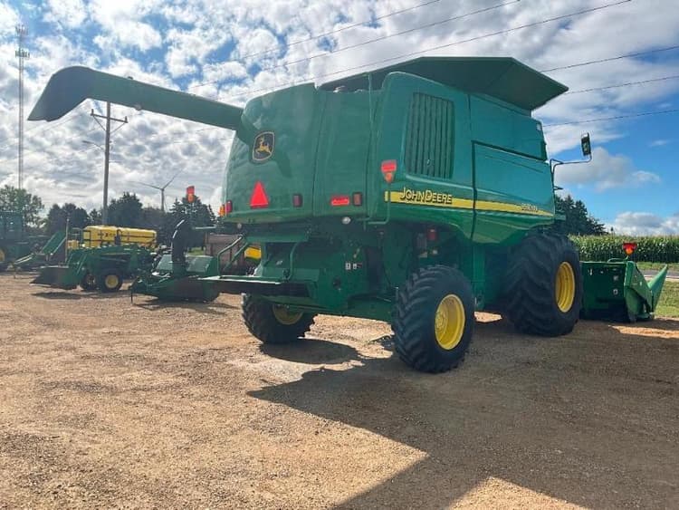 2006 John Deere 9560 Combines Class 5 for Sale | Tractor Zoom