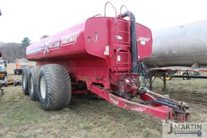 SOLD - Jamesway MaxX Trac Lot No. 7622 Manure Handling with 7,400 Gal ...