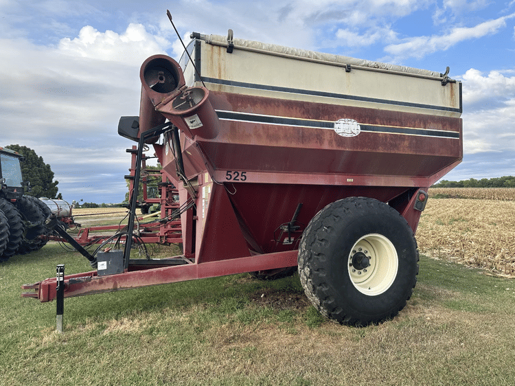 J&M 525-14 Harvesting Grain Carts for Sale | Tractor Zoom