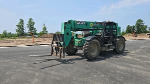 SOLD - JCB 507-42 Lot No. 102 Construction with 4,550 Hrs | Tractor Zoom