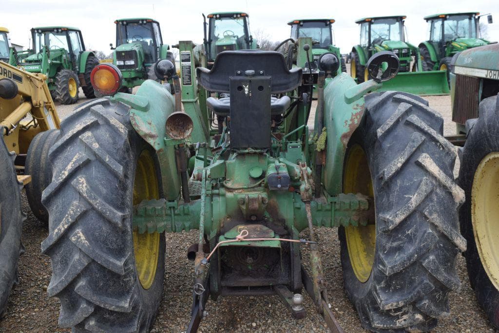 Tractor Zoom - John Deere 2150