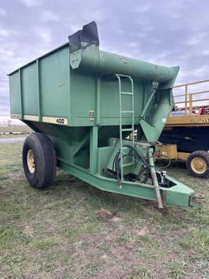SOLD - John Deere 400 Lot No. 4067 Harvesting with 400 Bu | Tractor Zoom