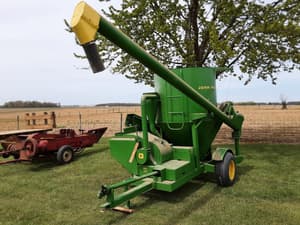 SOLD - JD 400 grinder mixer w/ 15' unload auger Hay and Forage ...