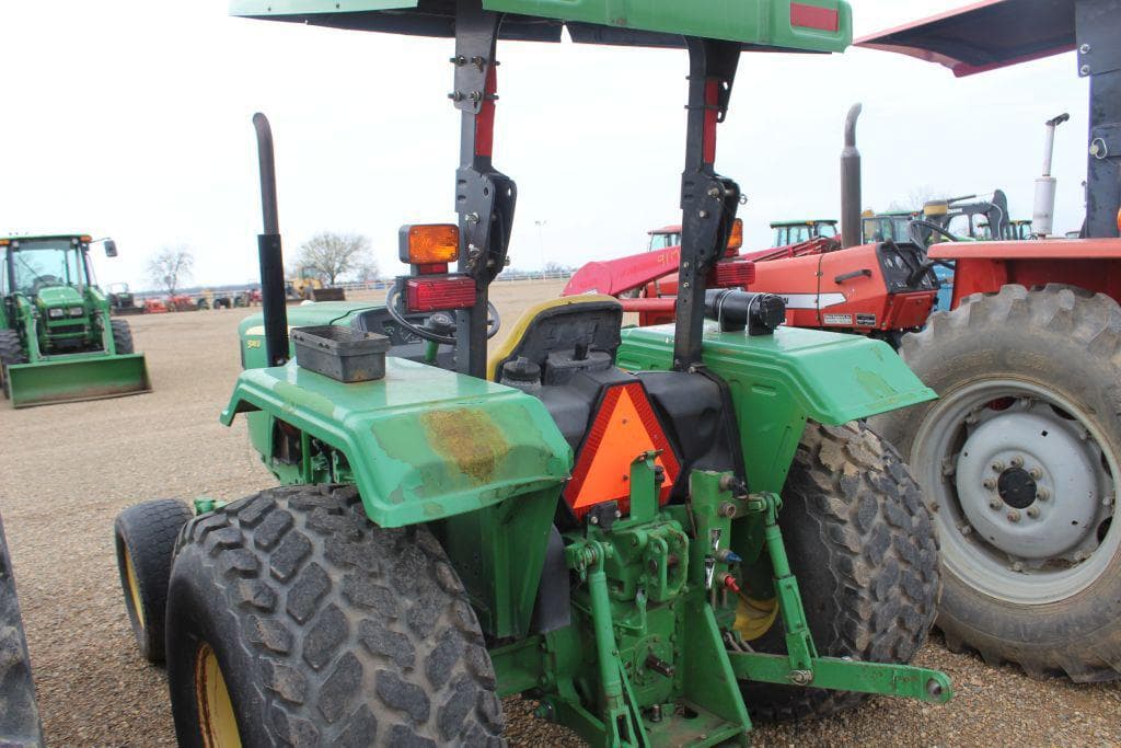 Tractor Zoom - John Deere 5045D