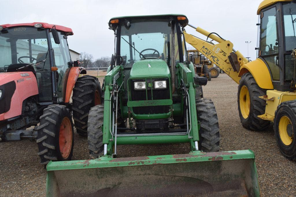 Tractor Zoom - John Deere 5083E