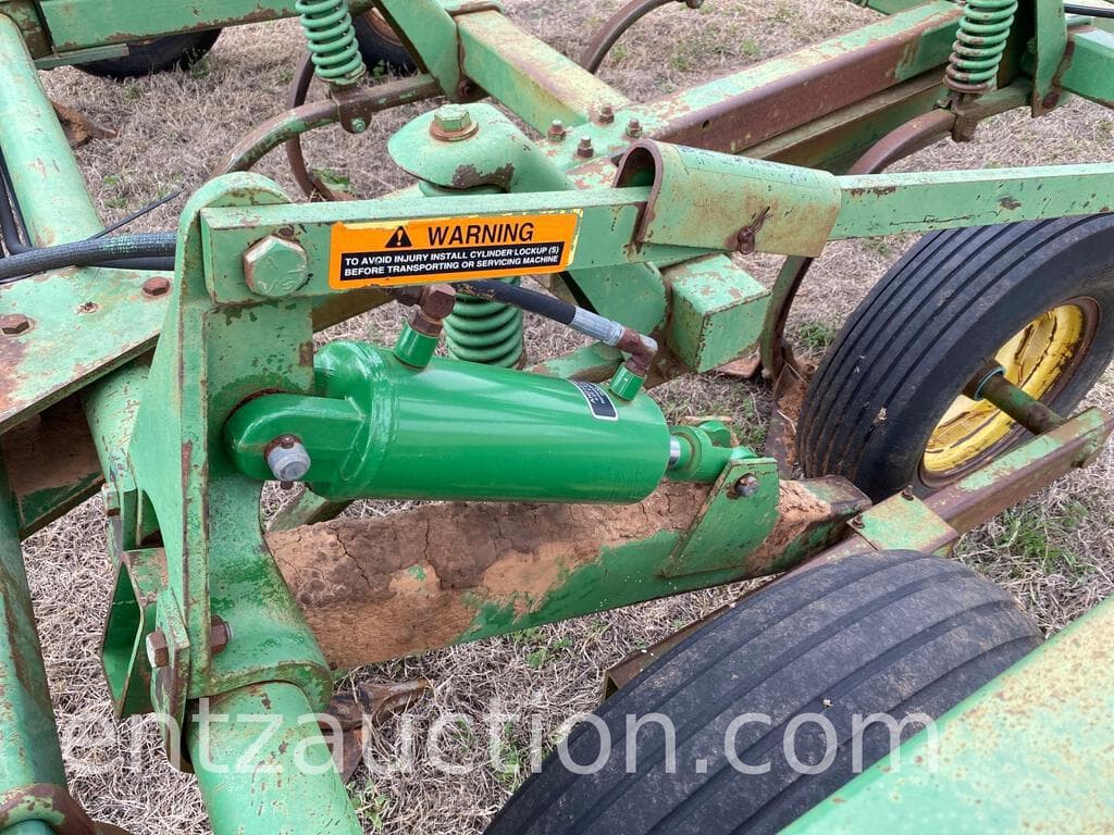 John Deere 610 Tillage Chisel Plows for Sale | Tractor Zoom