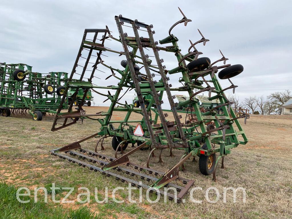John Deere 610 Tillage Chisel Plows for Sale | Tractor Zoom