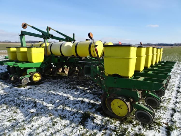 John Deere 7000 Planting Planters for Sale | Tractor Zoom