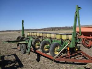 SOLD - JD 7000 12R 20" Planter Planting with 12 Rows | Tractor Zoom