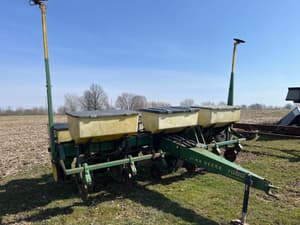 SOLD - JD 7000 6 Row 30 inch Planter Planting with 6 Rows | Tractor Zoom