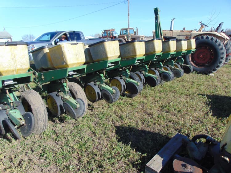 John Deere 7000 Planting Planters for Sale | Tractor Zoom