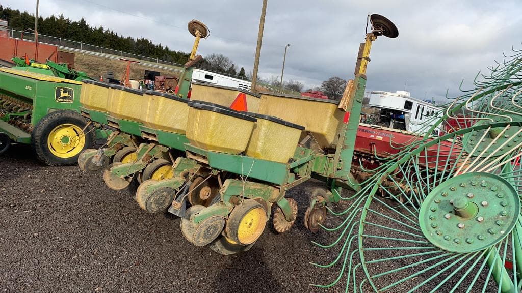 Tractor Zoom - John Deere 7000