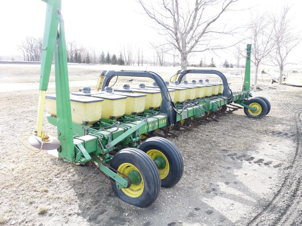 John Deere 7100 Planting Planters for Sale | Tractor Zoom
