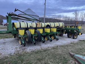 SOLD - JD 7200 16 Row Planter (WF5168) Planting with 16 Rows | Tractor Zoom