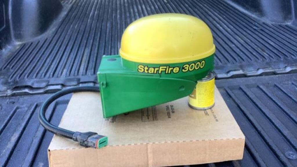 Tractor Zoom - John Deere StarFire 3000