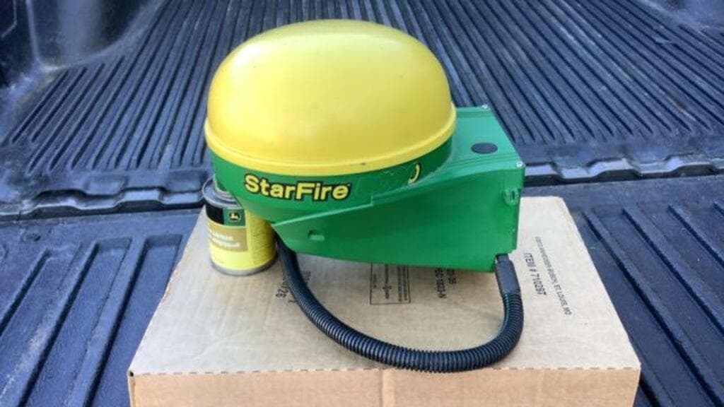 Tractor Zoom - John Deere StarFire 3000