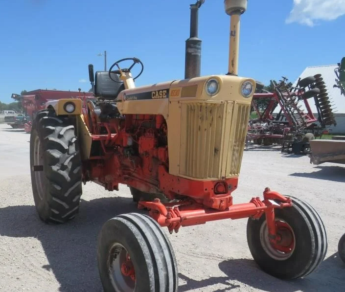 SOLD - J.I. Case 1030 Lot No. 9ecacf30-11d4-11ed-9544-0246304ce823 ...