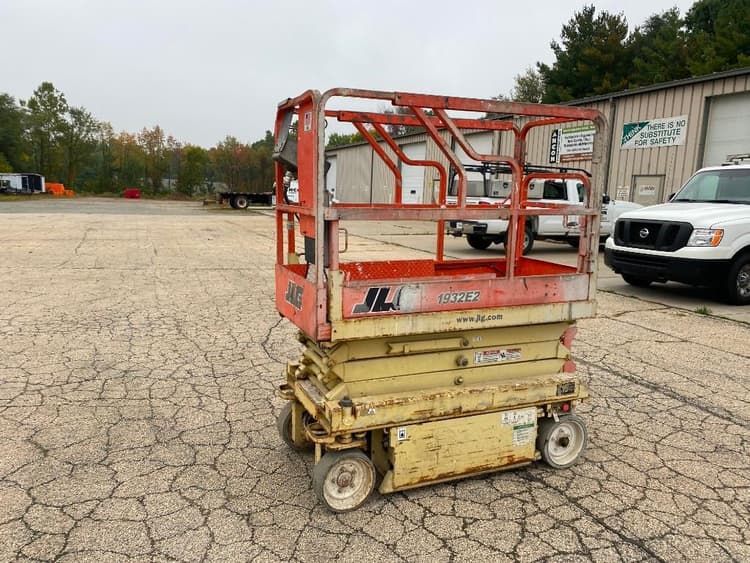 JLG 1932E2 Construction Aerial Lifts for Sale | Tractor Zoom