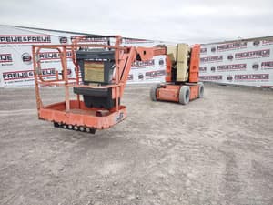 SOLD - JLG E300AJ Lot No. 55245 Construction with 1,324 Hrs | Tractor Zoom