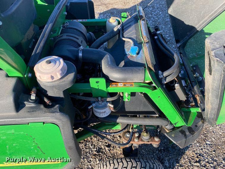 Tractor Zoom - John Deere 1445 Series II