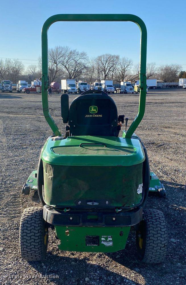 Tractor Zoom - John Deere 1445 Series II