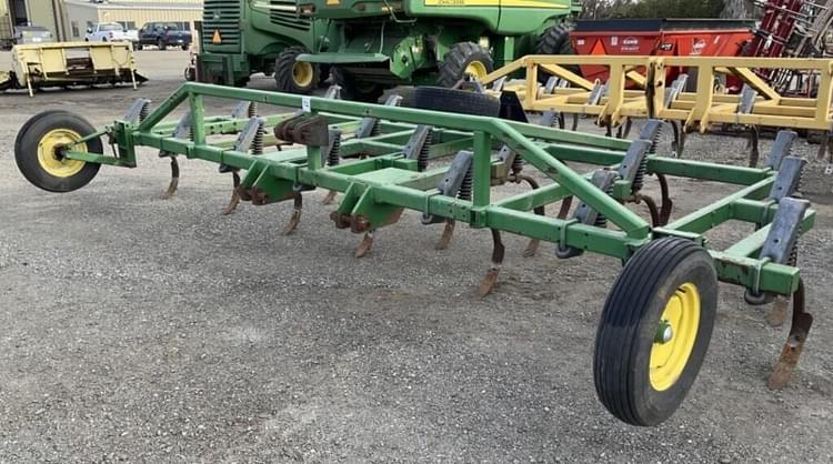John Deere 1610 Tillage Chisel Plows for Sale | Tractor Zoom