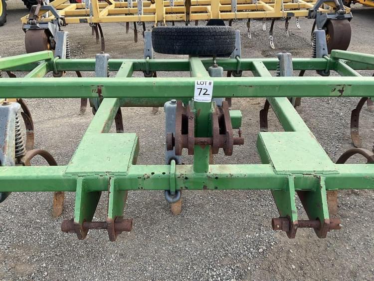 John Deere 1610 Tillage Chisel Plows for Sale | Tractor Zoom