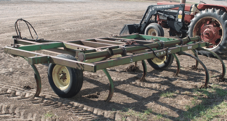John Deere 1610 Tillage Chisel Plows for Sale | Tractor Zoom