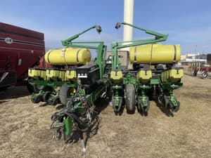 SOLD - John Deere 1760 12 Row Corn Planter Planting with 12 Rows ...