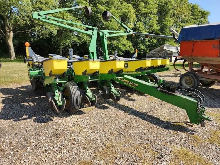 John Deere 1760 Planting Planters for Sale | Tractor Zoom