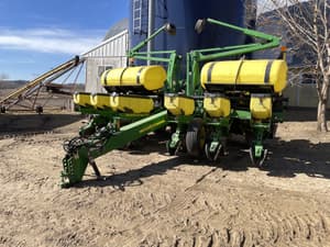 SOLD - John Deere 1760 Lot No. 5002 Planting with 12 Rows | Tractor Zoom