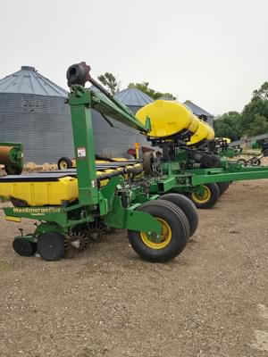 SOLD - John Deere 1780 Lot No. 107 Planting with 24 Rows | Tractor Zoom