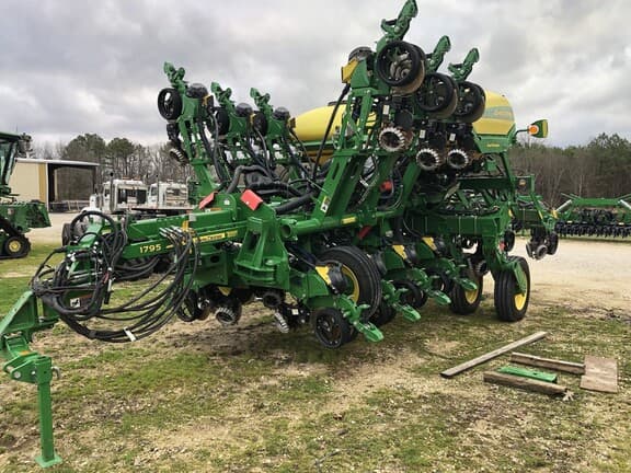 John Deere 1795 Planting Planters for Sale | Tractor Zoom