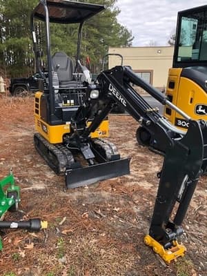 SOLD - 2023 John Deere 17G Construction with 1 Hrs | Tractor Zoom